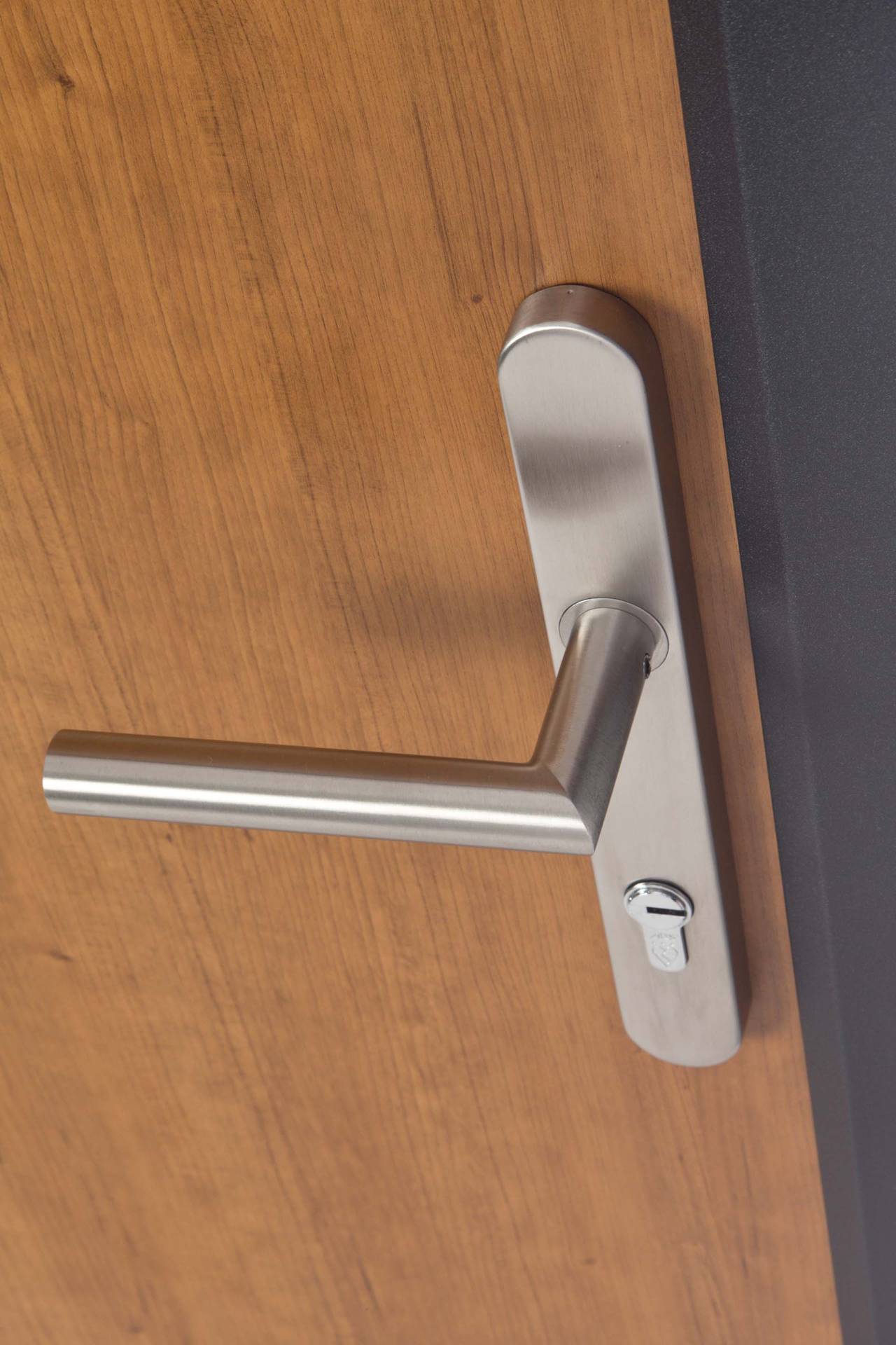 Avantal Doors | Superior Contemporary Doors | Endurance Doors